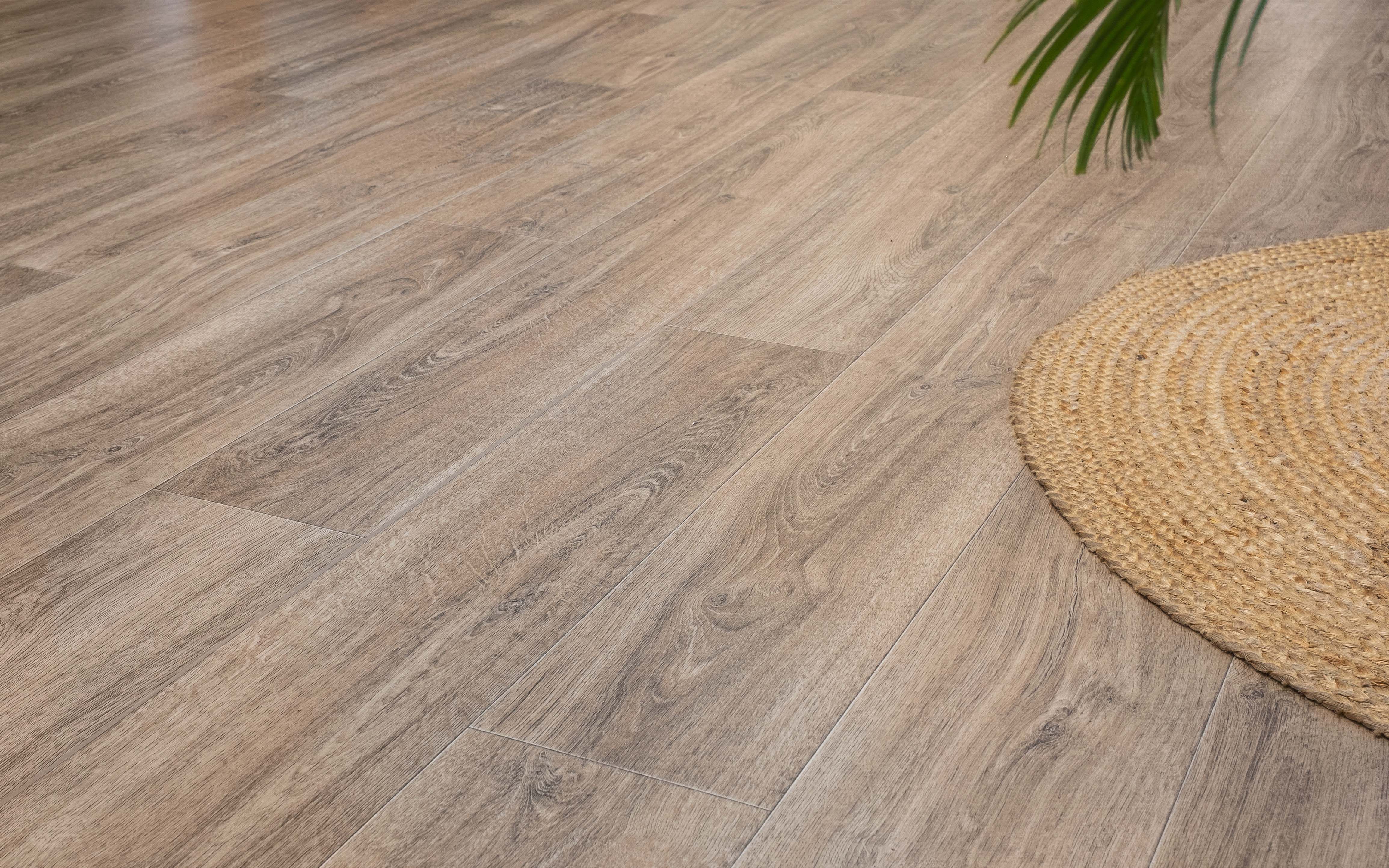 Vinylová podlaha s PUR: Dlouhá životnost a snadná údržba